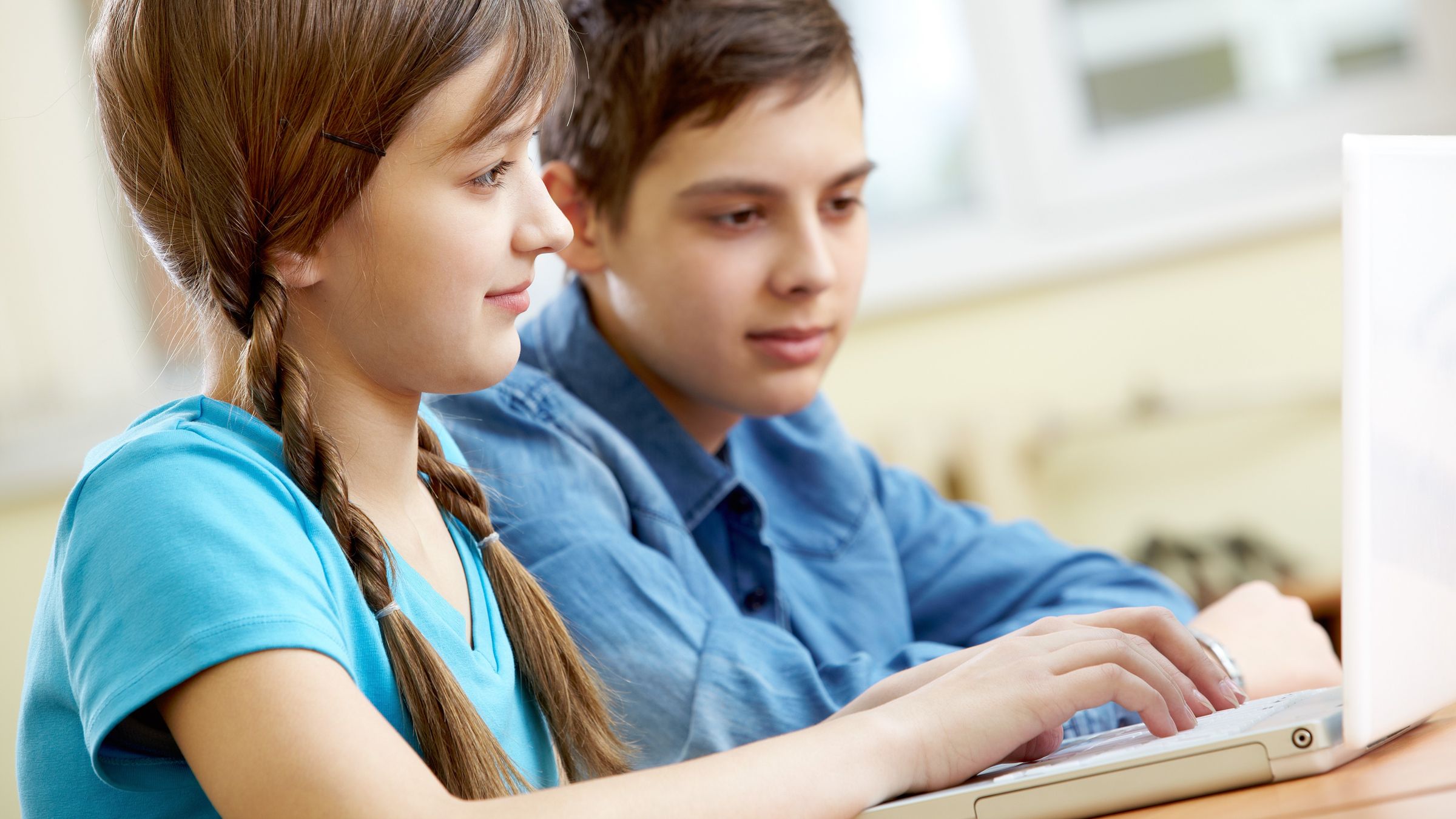 Escuelas enseñan habilidades para futuros programadores